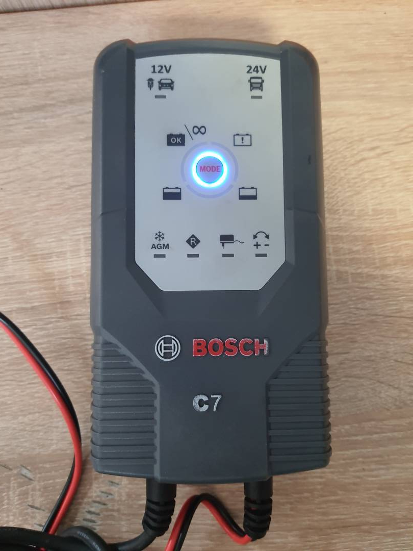 Купити Зарядний пристрій Bosch c7 01-200375682 | Техноскарб