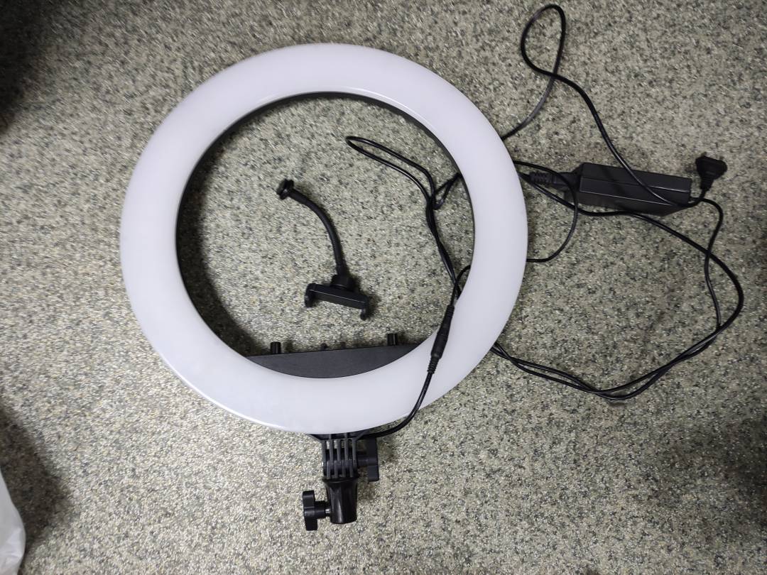 Лампа led Led Soft Ring Light hq-18: купити б/у товари для дому ...